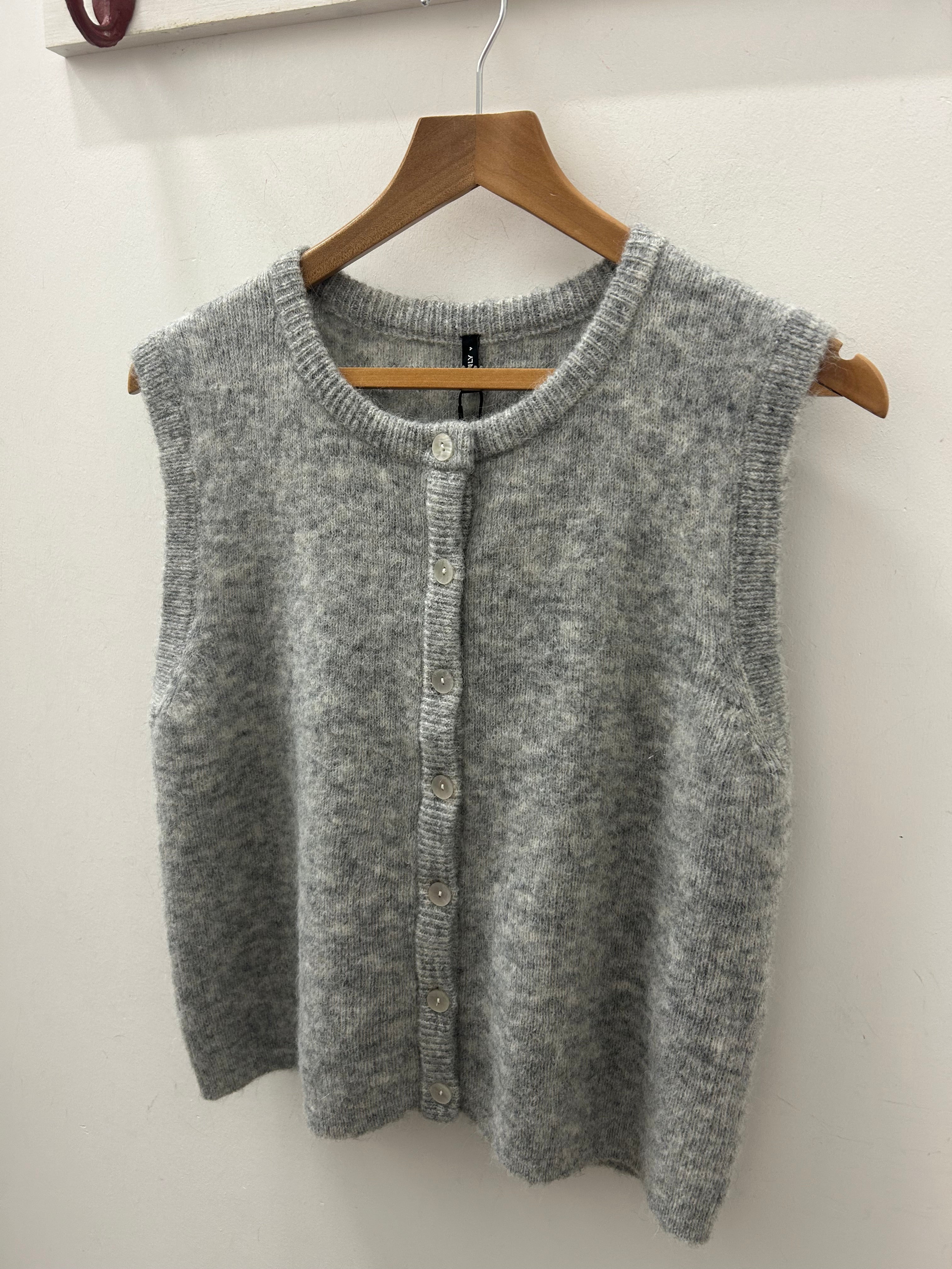 ALLISON SL BUTTON VEST KNT – Loco Loves